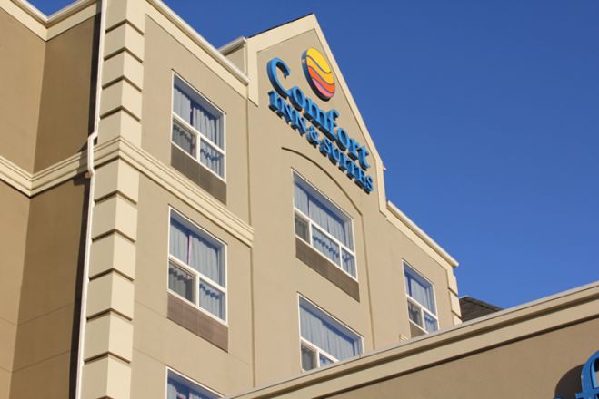 Comfort Inn And Suites Calgary South - Day Rooms | HotelsByDay