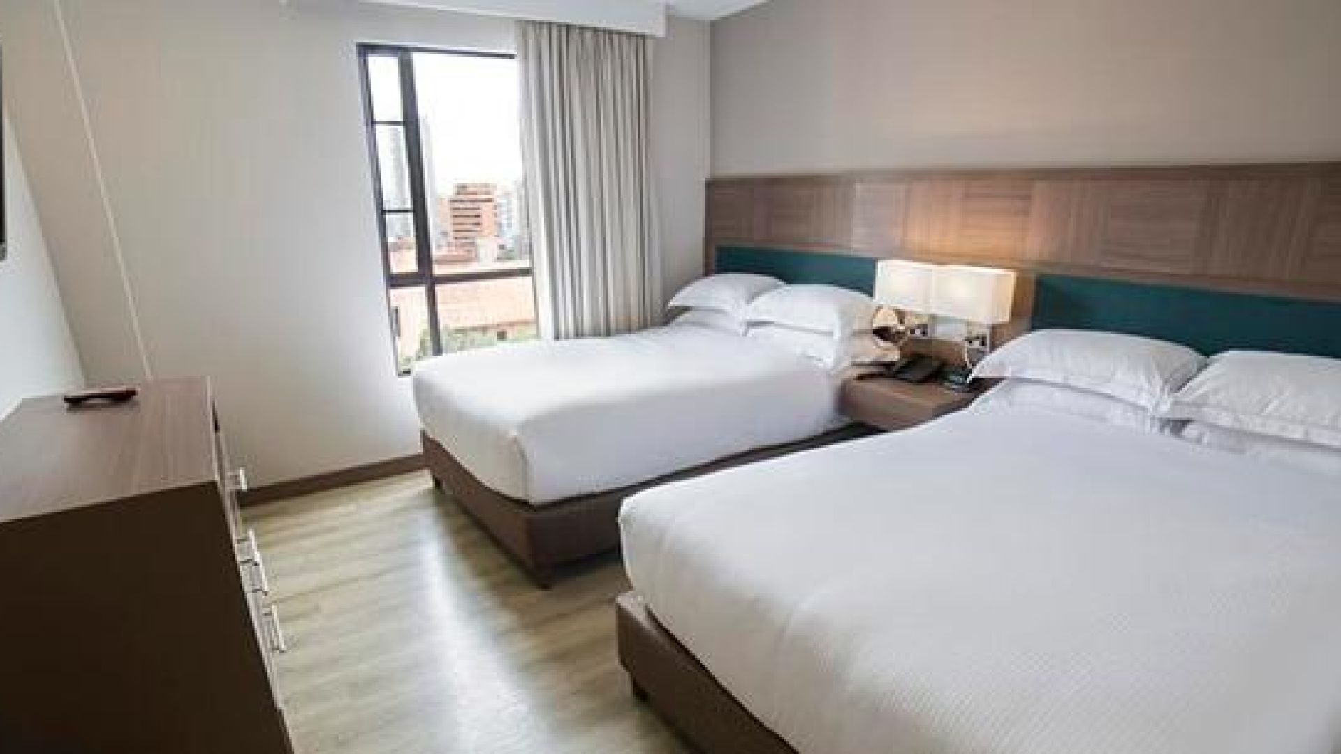 Embassy Suites by Hilton Bogotá Rosales - Bogota Habitaciones de uso ...