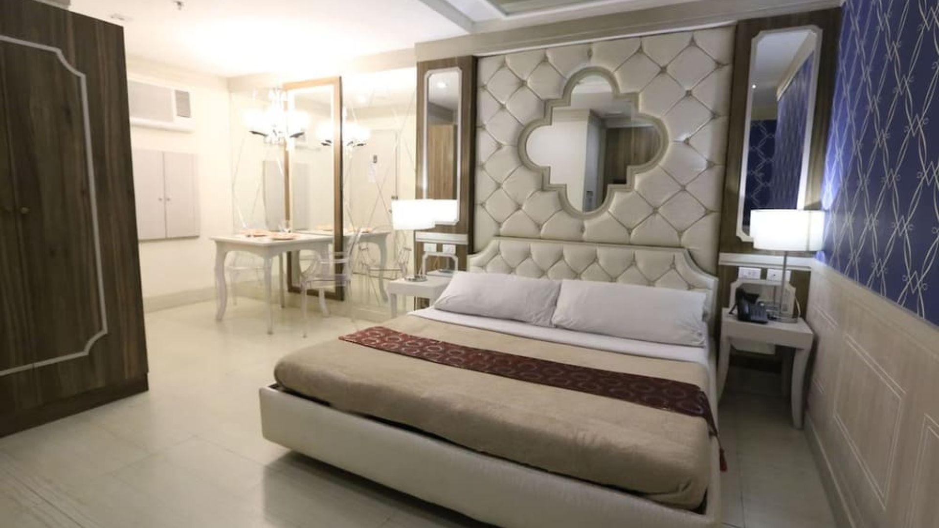 Victoria Court Malabon - Manila Day Use Rooms | HotelsByDay.com