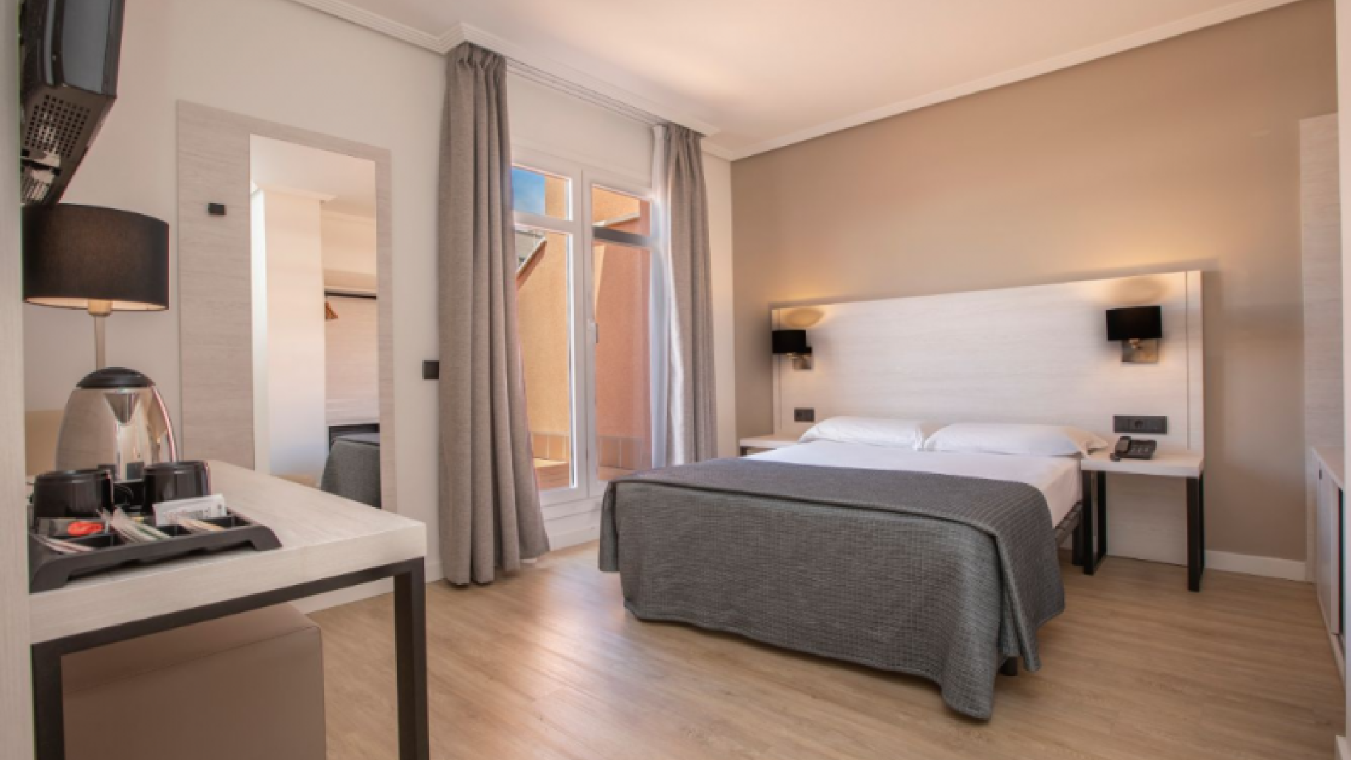Hotel Porcel Ganivet - Madrid Day Use Rooms | HotelsByDay.com