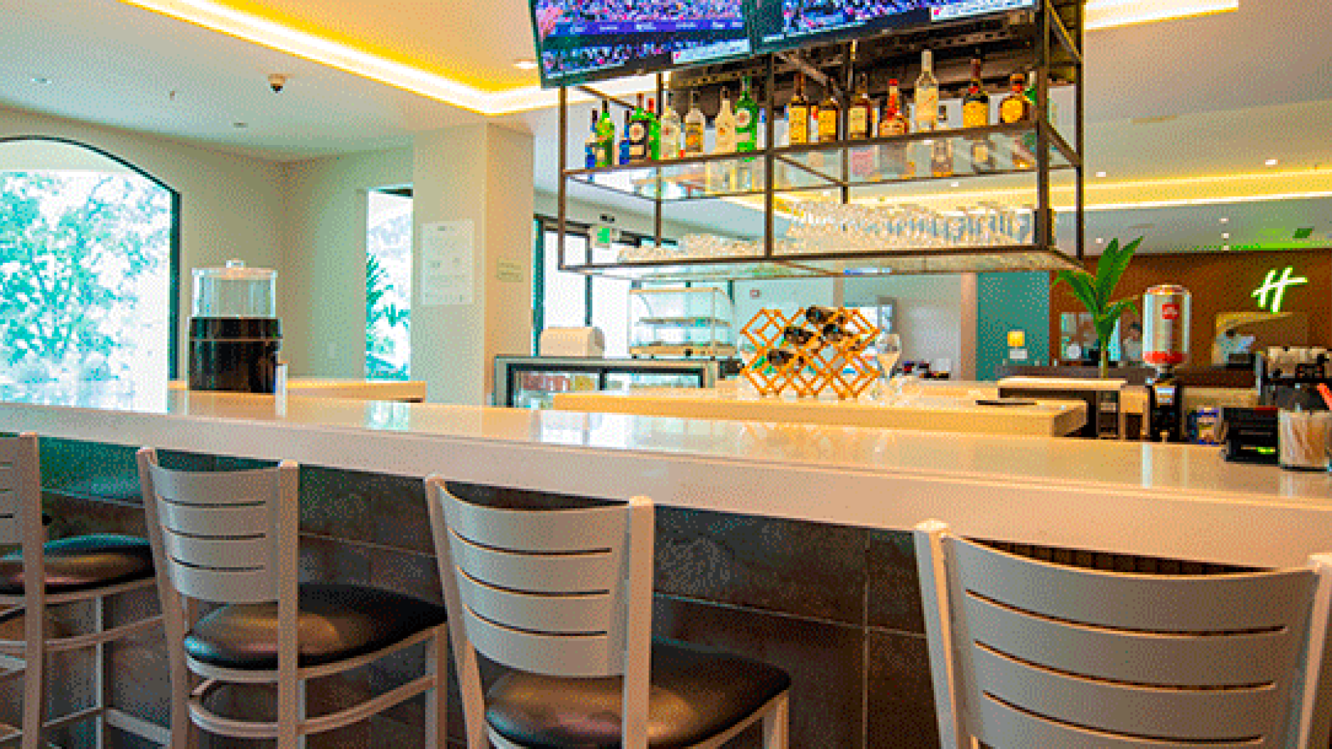 Holiday Inn Panama Canal - Panama City Day Use Rooms | HotelsByDay.com