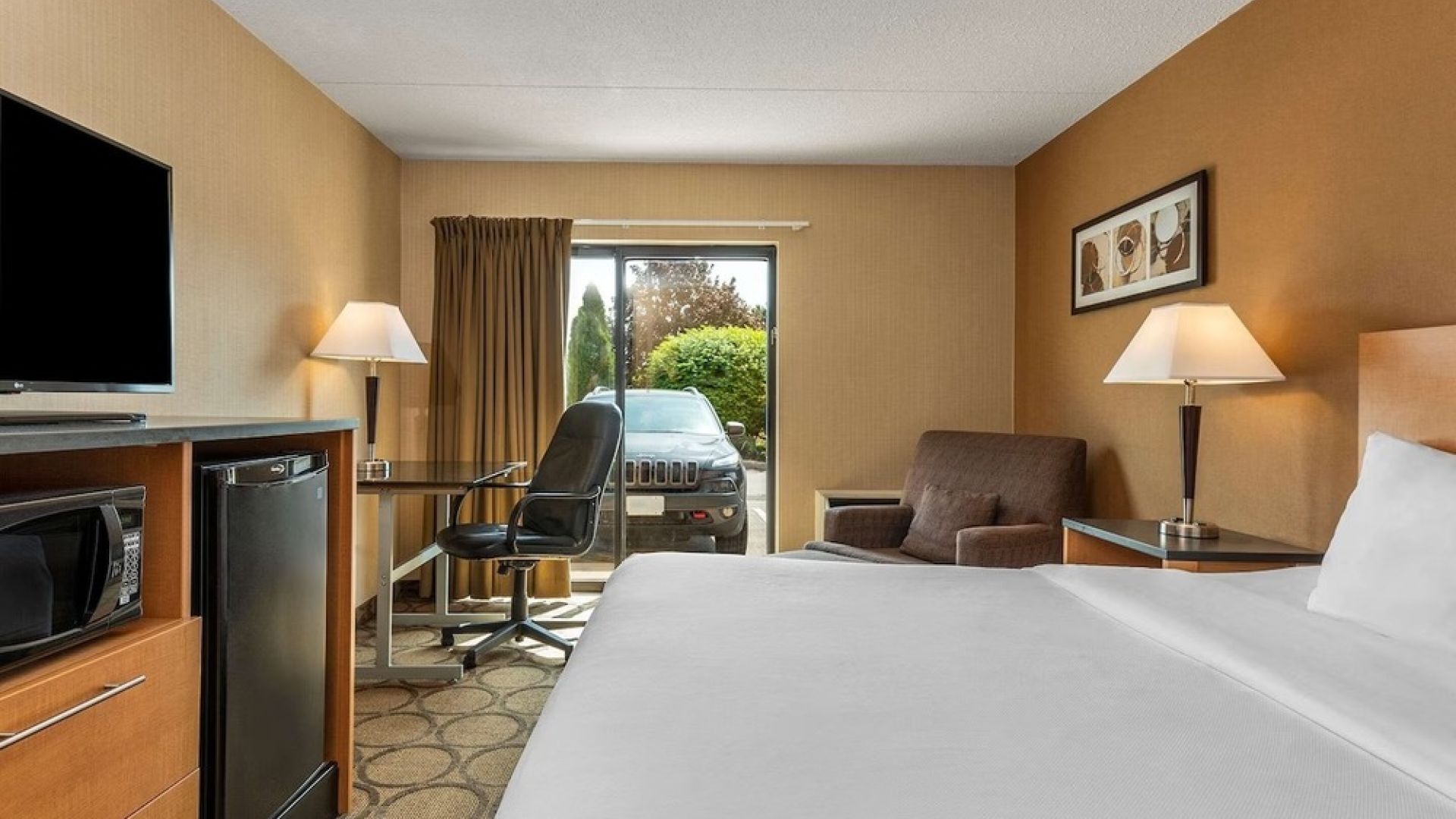 Comfort Inn Parry Sound - Canada Day Stay Rooms | Hotels By Day