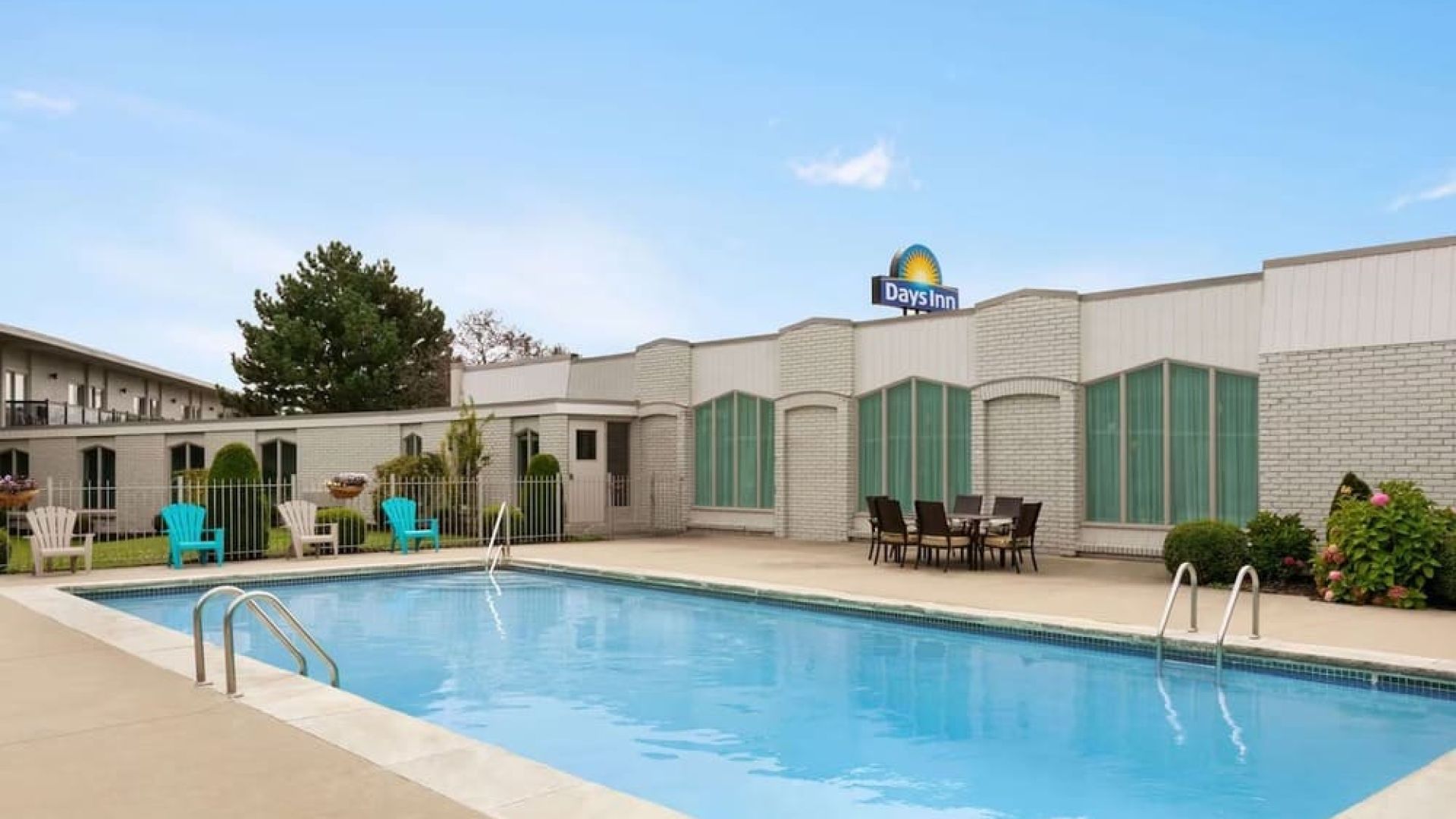 Days Inn By Wyndham London - London Day Use Rooms | HotelsByDay.com