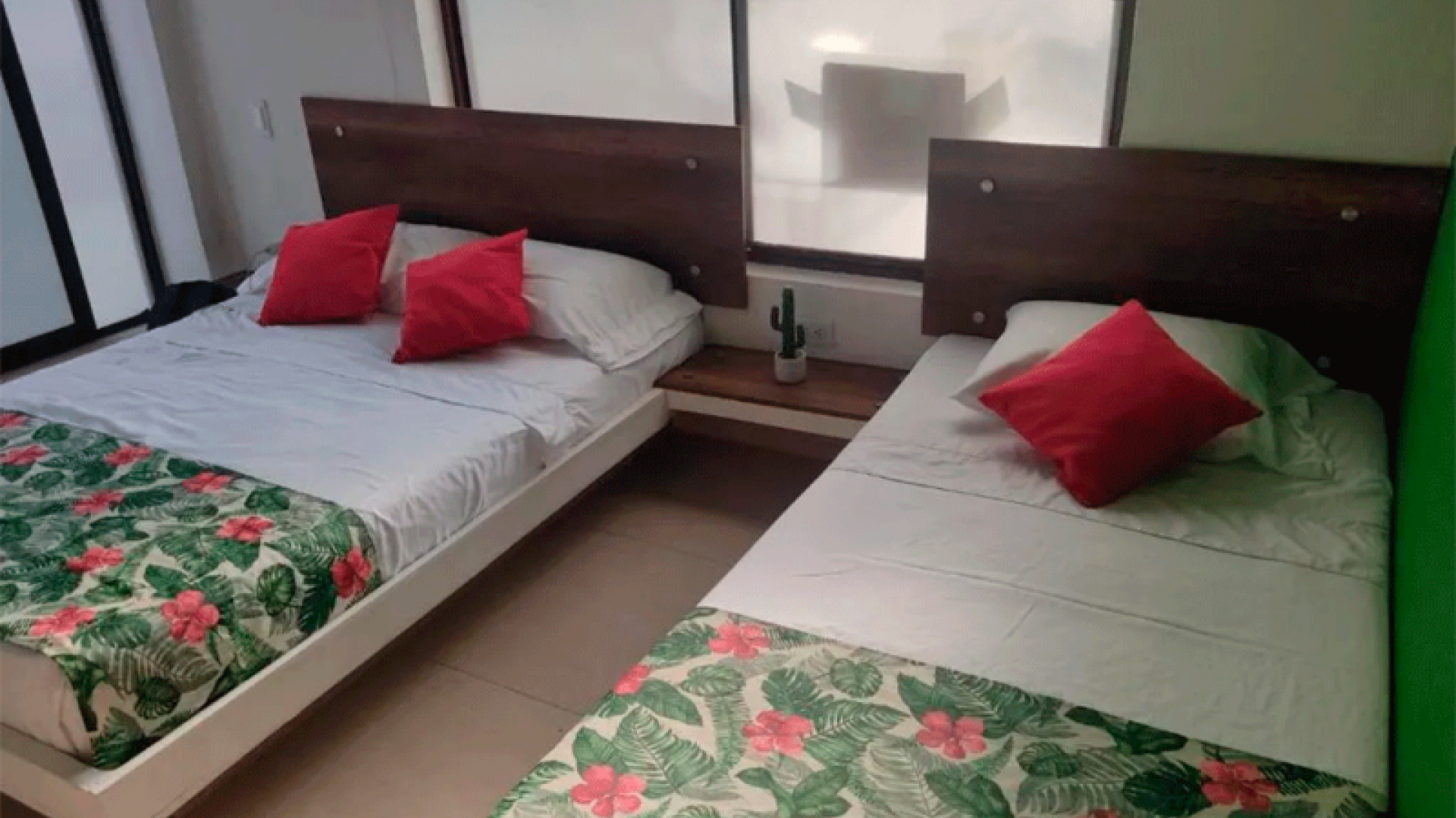 Arizona Ranch Hotel - Girardot Day Use Rooms | HotelsByDay.com