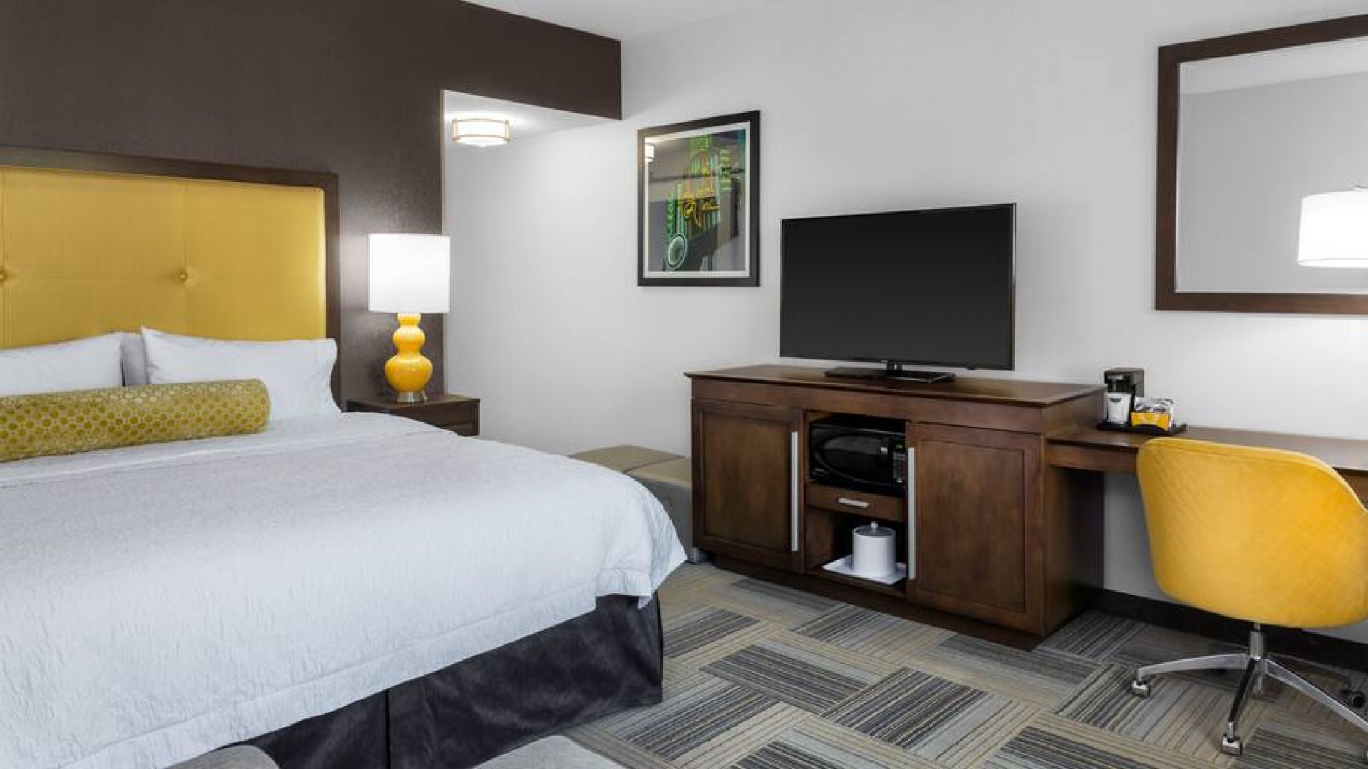 Hampton Inn & Suites Los Angeles / Hollywood - Los Angeles Day Use ...