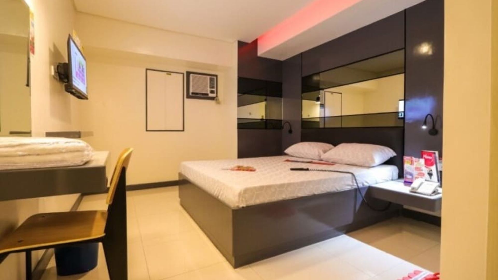 Sogo Makati - Makati Habitaciones de uso diurno | HotelsByDay.com