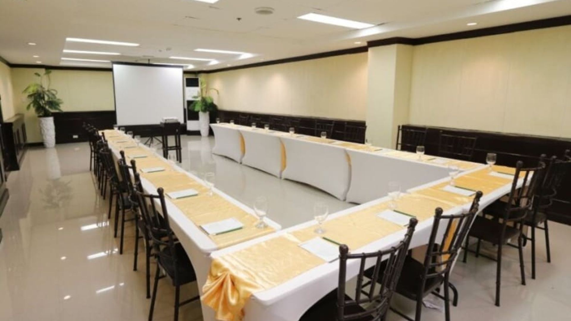 Eurotel Pedro Gil - Manila Day Use Rooms | HotelsByDay.com