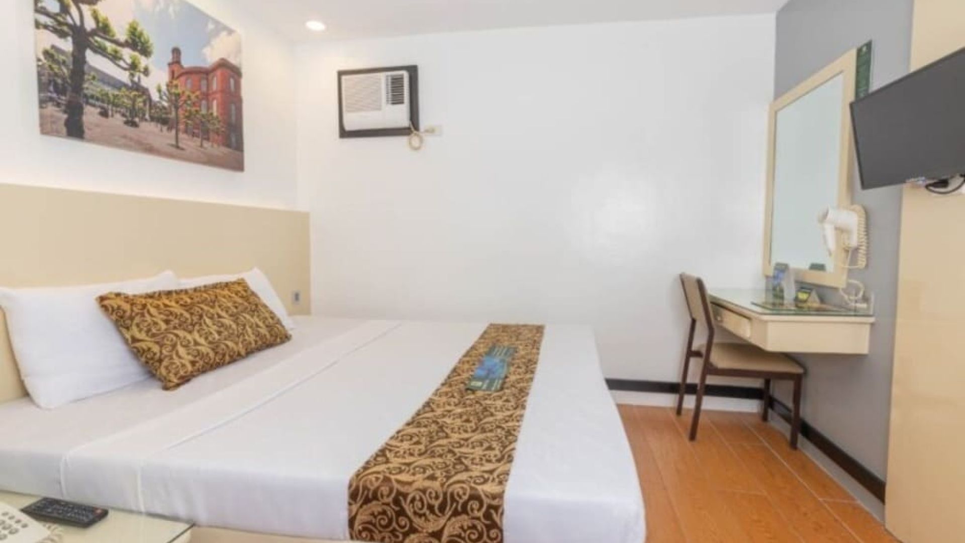 Eurotel North Edsa - Quezon Habitaciones de uso diurno | HotelsByDay.com