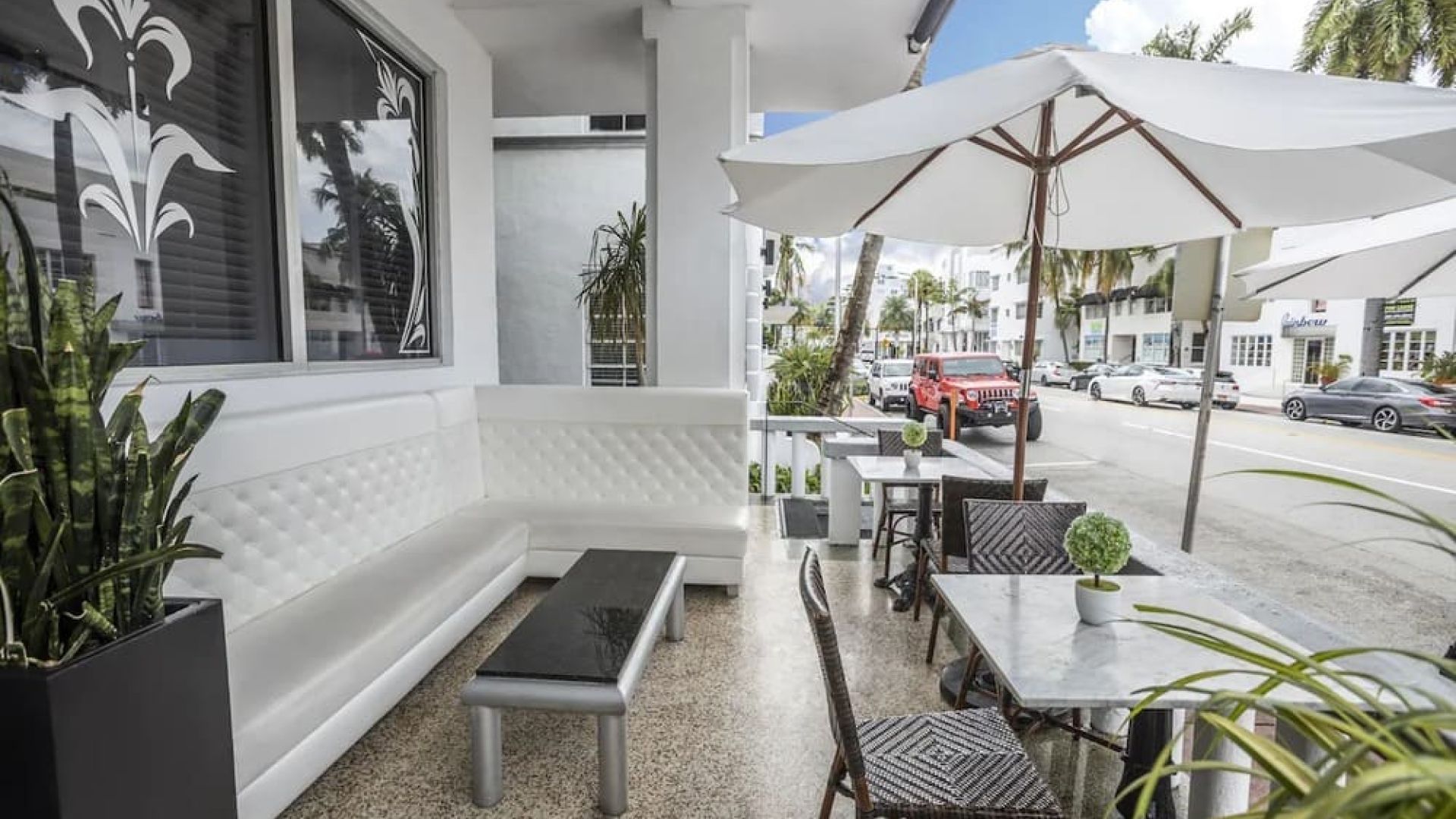 Chesterfield Hotel & Suites - Miami Beach Day Use Rooms | HotelsByDay.com