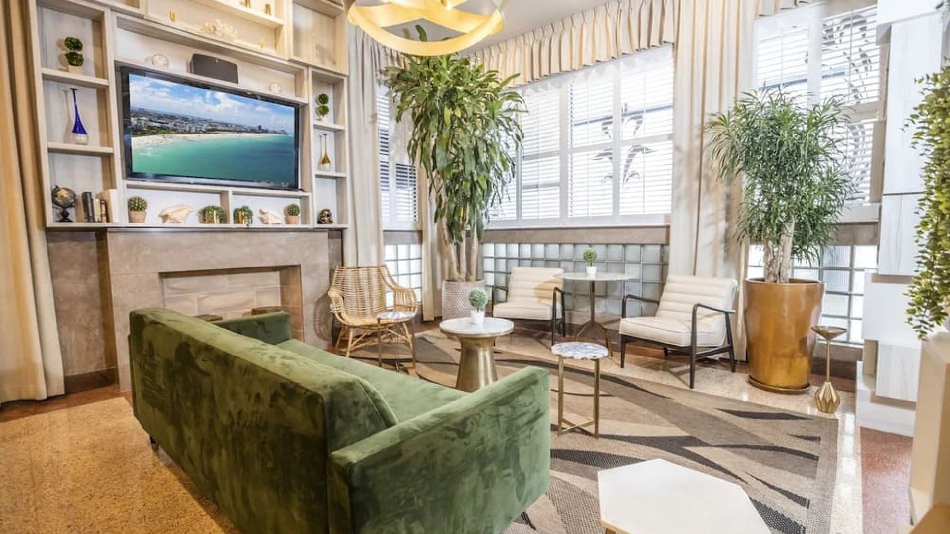 Chesterfield Hotel & Suites - Miami Beach Day Use Rooms | HotelsByDay.com
